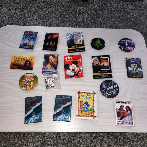 Warner Bros. | Other | Vintage 9s Pins Pinback Buttons Movie Promotion ...